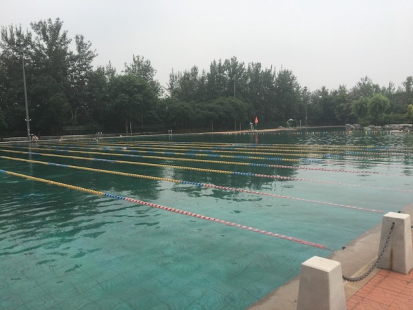 Liu Lang Swimming Pool: a Good Alternative to Qingnianhu Water World